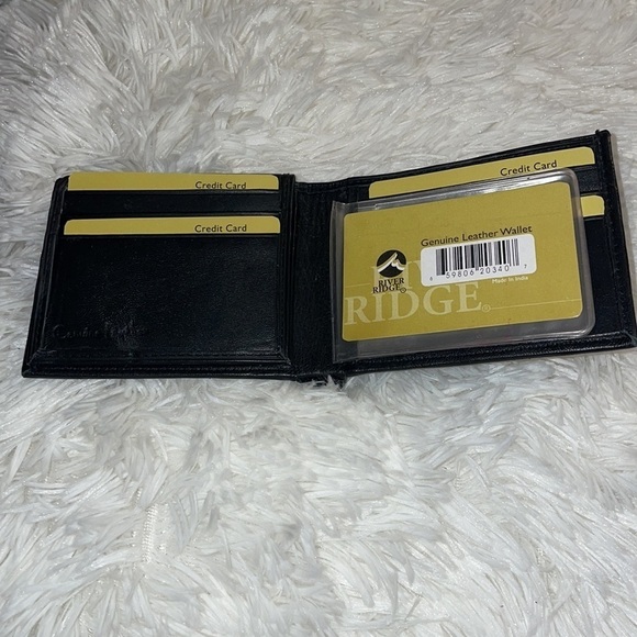 River Ridge | Bags | Nwt River Ridge Genuine Leather Bifold Wallet ...